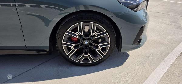 Zaļš BMW 540 2025 Viļņa, ar dzinēja tilpumu 2.99 L un nobraukumu 16 tūkst. km par 72000 €, foto 10 vietnē AUTOMOTO.COM.LV