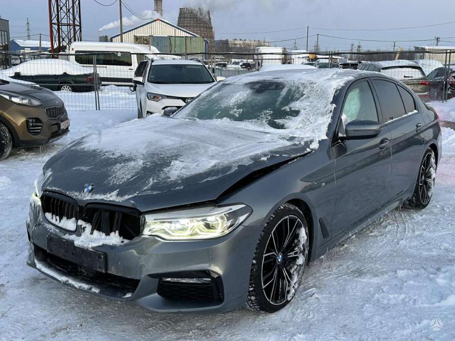Pelēks BMW 540 2017 Kauņa, ar dzinēja tilpumu 3.00 L un nobraukumu 232 tūkst. km par 15300 €, foto 1 vietnē AUTOMOTO.COM.LV