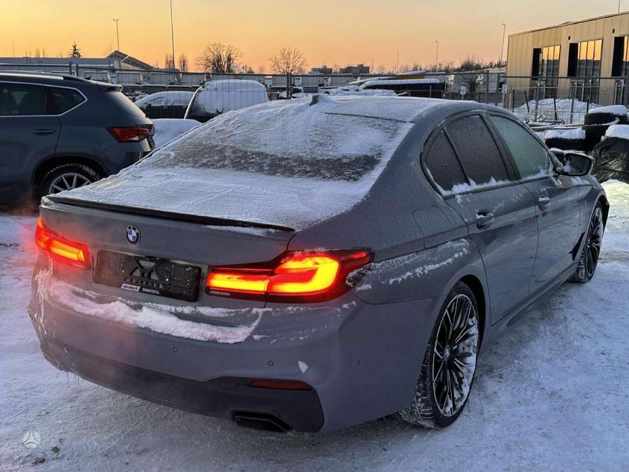Pelēks BMW 540 2017 Kauņa, ar dzinēja tilpumu 3.00 L un nobraukumu 232 tūkst. km par 15300 €, foto 3 vietnē AUTOMOTO.COM.LV