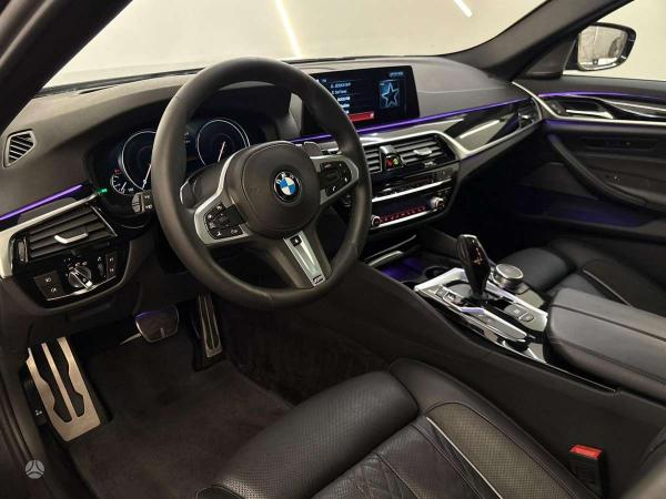Grey BMW 540 2017 in Marijampole, with an engine capacity of 2.99 L and mileage of 209 thousand km for 25650 €, photo 2 on AUTOMOTO.COM.LV