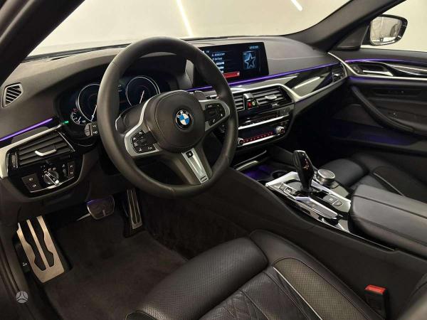 Grey BMW 540 2017 in Marijampole, with an engine capacity of 2.99 L and mileage of 209 thousand km for 24999 €, photo 3 on AUTOMOTO.COM.LV