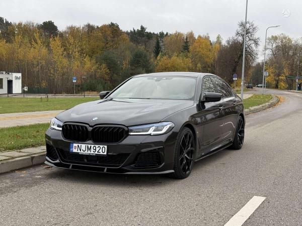 Grey BMW 540 2018 in Vilnius, with an engine capacity of 3.00 L and mileage of 180 thousand km for 25899 €, photo 1 on AUTOMOTO.COM.LV