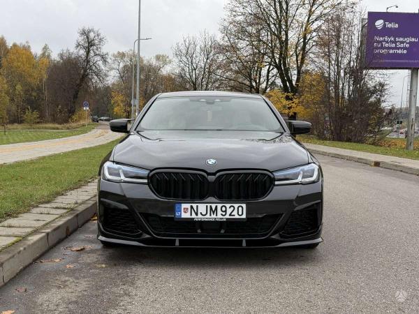 Grey BMW 540 2018 in Vilnius, with an engine capacity of 3.00 L and mileage of 180 thousand km for 25899 €, photo 9 on AUTOMOTO.COM.LV