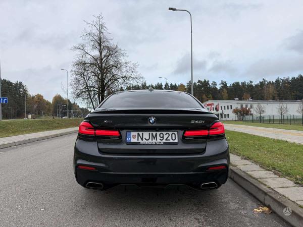 Grey BMW 540 2018 in Vilnius, with an engine capacity of 3.00 L and mileage of 180 thousand km for 25899 €, photo 10 on AUTOMOTO.COM.LV