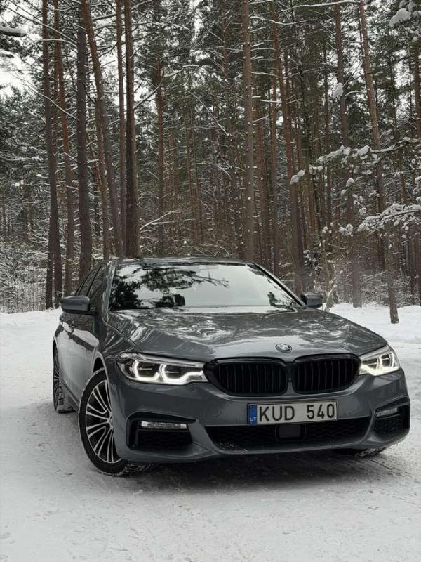 Grey BMW 540 2018 in Vilnius, with an engine capacity of 3.00 L and mileage of 153 thousand km for 23900 €, photo 1 on AUTOMOTO.COM.LV