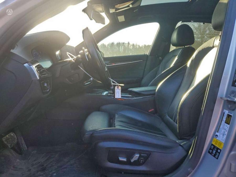Pelēks BMW 540 2019 Klaipėda, ar dzinēja tilpumu 3.00 L un nobraukumu 93 tūkst. km par 15000 €, foto 7 vietnē AUTOMOTO.COM.LV