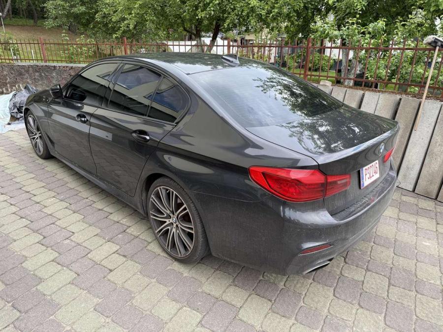 Grey BMW 540 2019 in Trakai, with an engine capacity of 3.00 L and mileage of 184 thousand km for 21000 €, photo 4 on AUTOMOTO.COM.LV