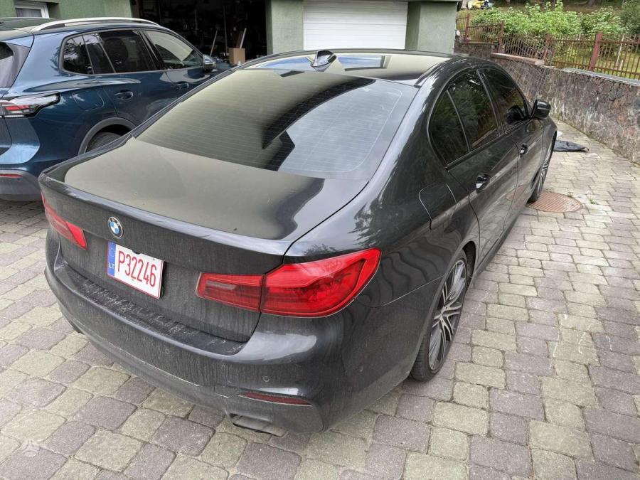 Grey BMW 540 2019 in Trakai, with an engine capacity of 3.00 L and mileage of 184 thousand km for 21000 €, photo 5 on AUTOMOTO.COM.LV
