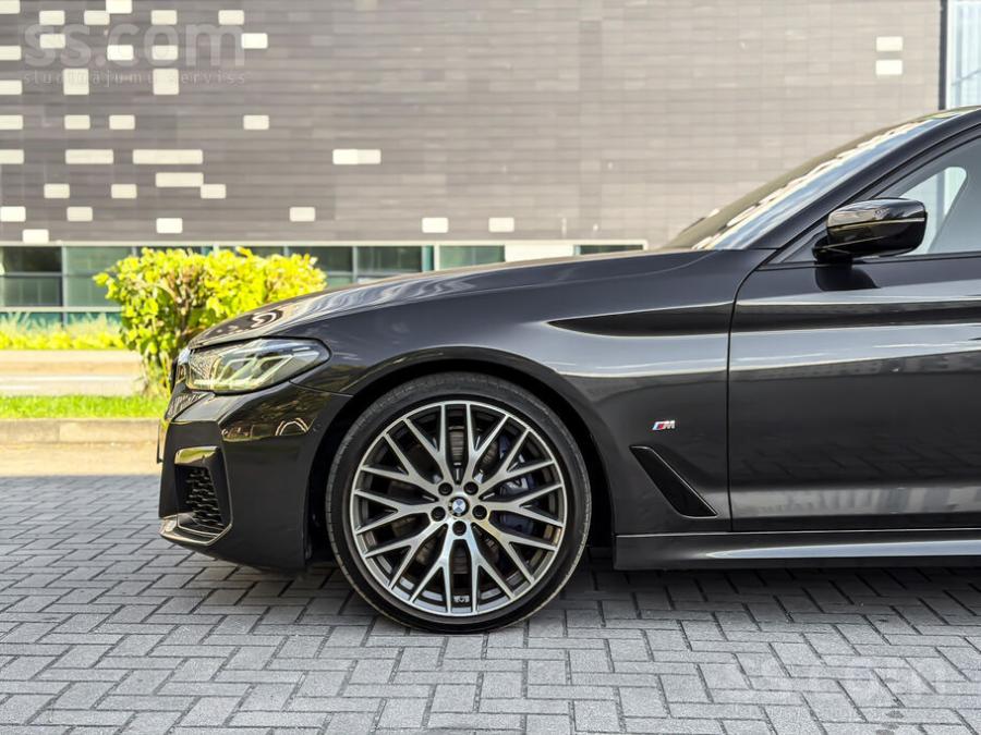 Pelēks BMW 540 2020 Jelgava, ar dzinēja tilpumu 3.00 L un nobraukumu 230 tūkst. km par 31700 €, foto 14 vietnē AUTOMOTO.COM.LV