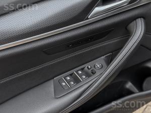 Pelēks BMW 540 2020 Jelgava, ar dzinēja tilpumu 3.00 L un nobraukumu 230 tūkst. km par 31700 €, foto 24 vietnē AUTOMOTO.COM.LV