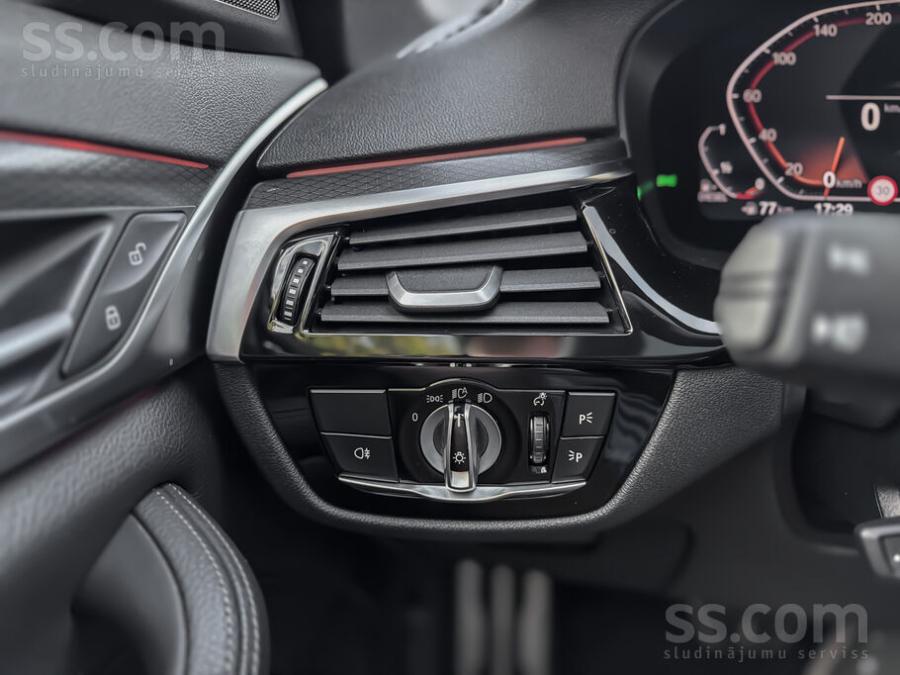 Pelēks BMW 540 2020 Jelgava, ar dzinēja tilpumu 3.00 L un nobraukumu 230 tūkst. km par 31700 €, foto 31 vietnē AUTOMOTO.COM.LV