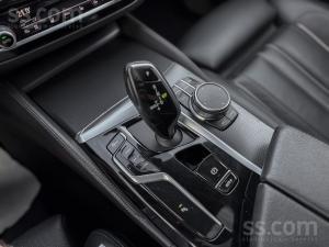 Pelēks BMW 540 2020 Jelgava, ar dzinēja tilpumu 3.00 L un nobraukumu 230 tūkst. km par 31700 €, foto 36 vietnē AUTOMOTO.COM.LV