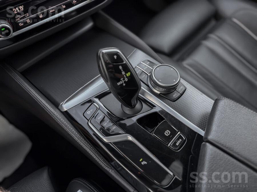 Pelēks BMW 540 2020 Jelgava, ar dzinēja tilpumu 3.00 L un nobraukumu 230 tūkst. km par 31700 €, foto 36 vietnē AUTOMOTO.COM.LV