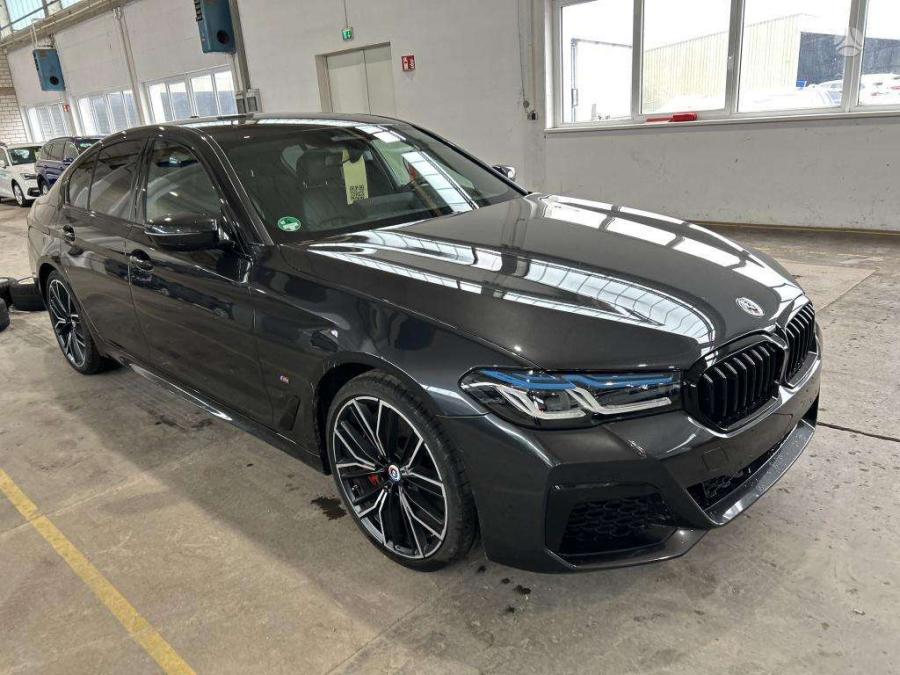 Pelēks BMW 540 2022 Viļņa, ar dzinēja tilpumu 2.99 L un nobraukumu 56 tūkst. km par 49900 €, foto 2 vietnē AUTOMOTO.COM.LV