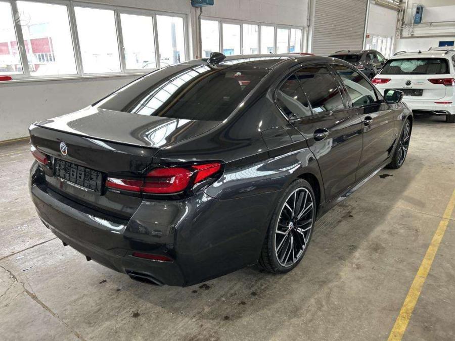 Pelēks BMW 540 2022 Viļņa, ar dzinēja tilpumu 2.99 L un nobraukumu 56 tūkst. km par 49900 €, foto 4 vietnē AUTOMOTO.COM.LV