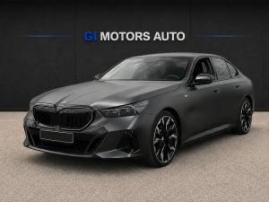 Pelēks BMW 540 2025 Rīga, ar dzinēja tilpumu 3.00 L un nobraukumu 73 tūkst. km par 72900 €, foto  vietnē AUTOMOTO.COM.LV