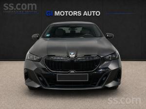 Grey BMW 540 2025 in Riga, with an engine capacity of 3.00 L and mileage of 73 thousand km for 72900 €, photo 3 on AUTOMOTO.COM.LV