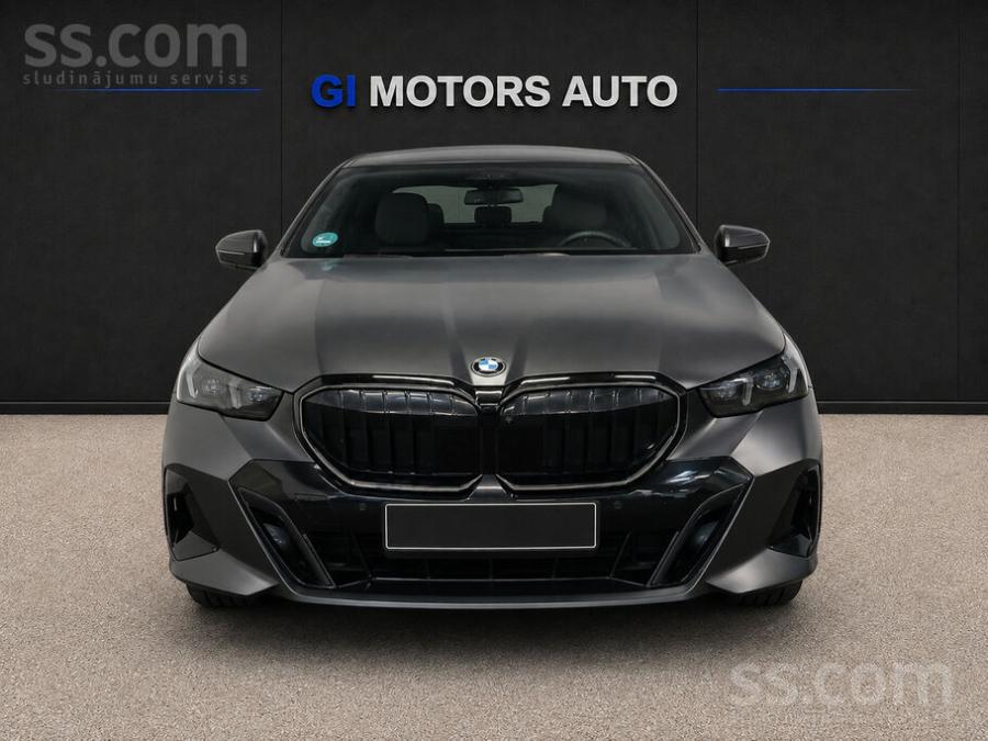 Grey BMW 540 2025 in Riga, with an engine capacity of 3.00 L and mileage of 73 thousand km for 72900 €, photo 3 on AUTOMOTO.COM.LV