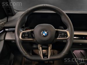 Grey BMW 540 2025 in Riga, with an engine capacity of 3.00 L and mileage of 73 thousand km for 72900 €, photo 10 on AUTOMOTO.COM.LV