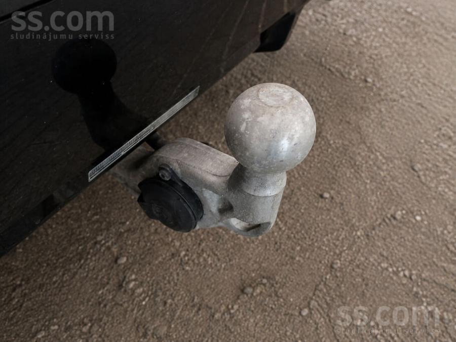 Grey BMW 540 2025 in Riga, with an engine capacity of 3.00 L and mileage of 73 thousand km for 72900 €, photo 15 on AUTOMOTO.COM.LV