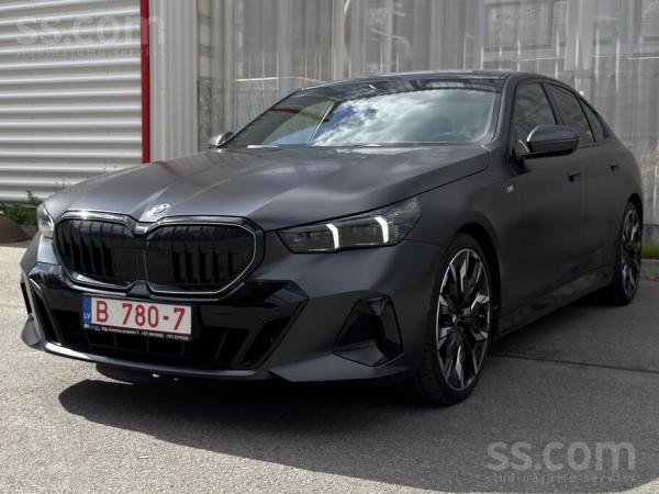 Pelēks BMW 540 2025 Rīga, ar dzinēja tilpumu 3.00 L un nobraukumu 73 tūkst. km par 72900 €, foto 1 vietnē AUTOMOTO.COM.LV