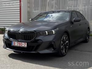Grey BMW 540 2025 in Riga, with an engine capacity of 3.00 L and mileage of 73 thousand km for 72900 €, photo 1 on AUTOMOTO.COM.LV