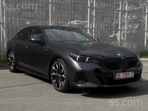 Grey BMW 540 2025 in Riga, with an engine capacity of 3.00 L and mileage of 73 thousand km for 72900 €, photo 4 on AUTOMOTO.COM.LV