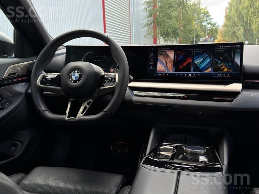 Grey BMW 540 2025 in Riga, with an engine capacity of 3.00 L and mileage of 73 thousand km for 72900 €, photo 11 on AUTOMOTO.COM.LV