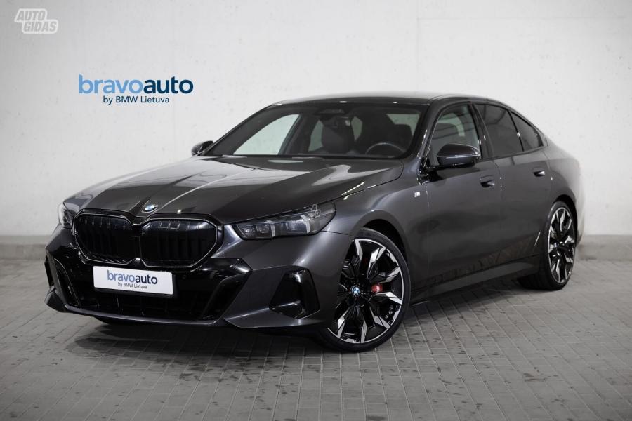 Grey BMW 540 2025 in Vilnius, with an engine capacity of 3.00 L and mileage of 64 thousand km for 65771 €, photo 1 on AUTOMOTO.COM.LV