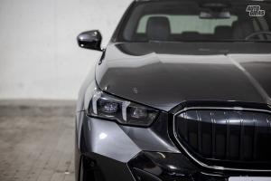 Grey BMW 540 2025 in Vilnius, with an engine capacity of 3.00 L and mileage of 64 thousand km for 65771 €, photo 4 on AUTOMOTO.COM.LV