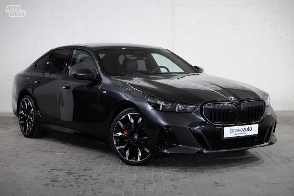 Grey BMW 540 2025 in Vilnius, with an engine capacity of 3.00 L and mileage of 64 thousand km for 65771 €, photo 6 on AUTOMOTO.COM.LV