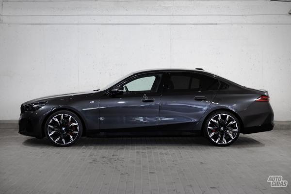 Grey BMW 540 2025 in Vilnius, with an engine capacity of 3.00 L and mileage of 64 thousand km for 65771 €, photo 7 on AUTOMOTO.COM.LV