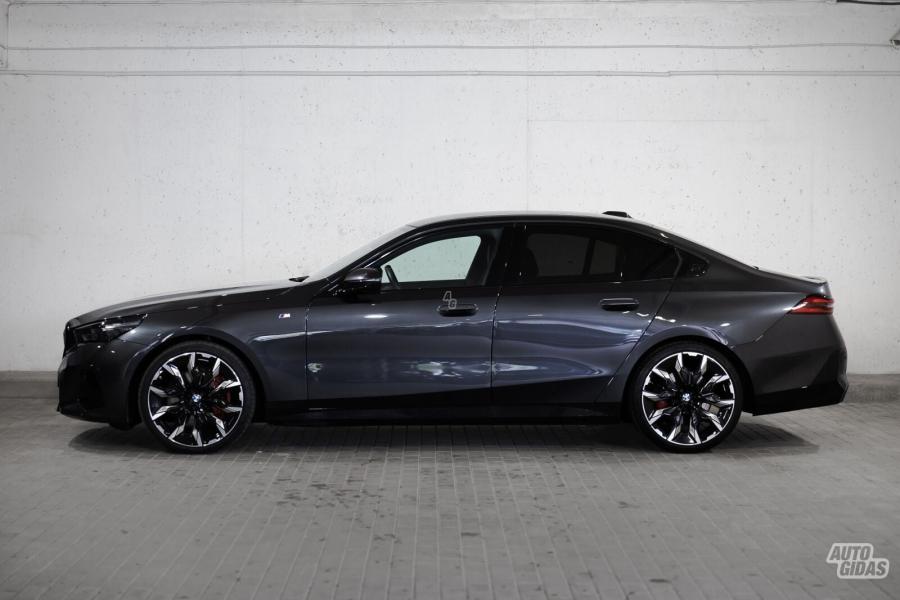 Grey BMW 540 2025 in Vilnius, with an engine capacity of 3.00 L and mileage of 64 thousand km for 65771 €, photo 7 on AUTOMOTO.COM.LV