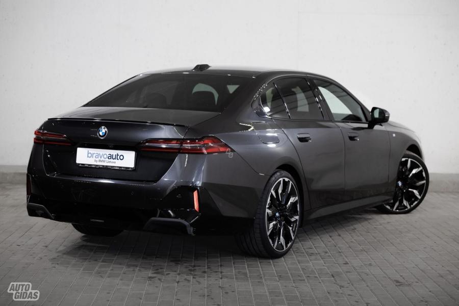 Grey BMW 540 2025 in Vilnius, with an engine capacity of 3.00 L and mileage of 64 thousand km for 65771 €, photo 10 on AUTOMOTO.COM.LV