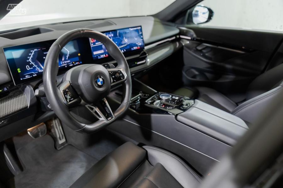 Grey BMW 540 2025 in Vilnius, with an engine capacity of 3.00 L and mileage of 64 thousand km for 65771 €, photo 13 on AUTOMOTO.COM.LV