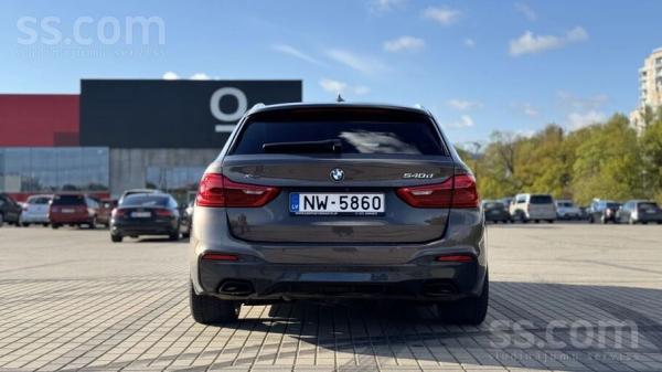 Grey BMW 540 2017 in Riga, with an engine capacity of 3.00 L and mileage of 270 thousand km for 24600 €, photo 2 on AUTOMOTO.COM.LV