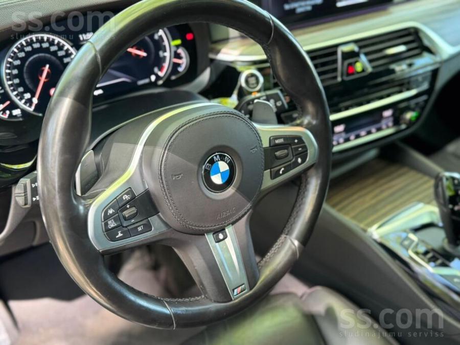 Grey BMW 540 2017 in Bauska, with an engine capacity of 4.00 L and mileage of 0 thousand km for 24370 €, photo 12 on AUTOMOTO.COM.LV