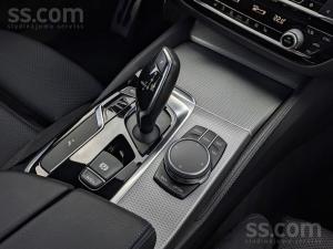 Pelēks BMW 540 2017 Tukums, ar dzinēja tilpumu 3.00 L un nobraukumu 277 tūkst. km par 19990 €, foto 21 vietnē AUTOMOTO.COM.LV