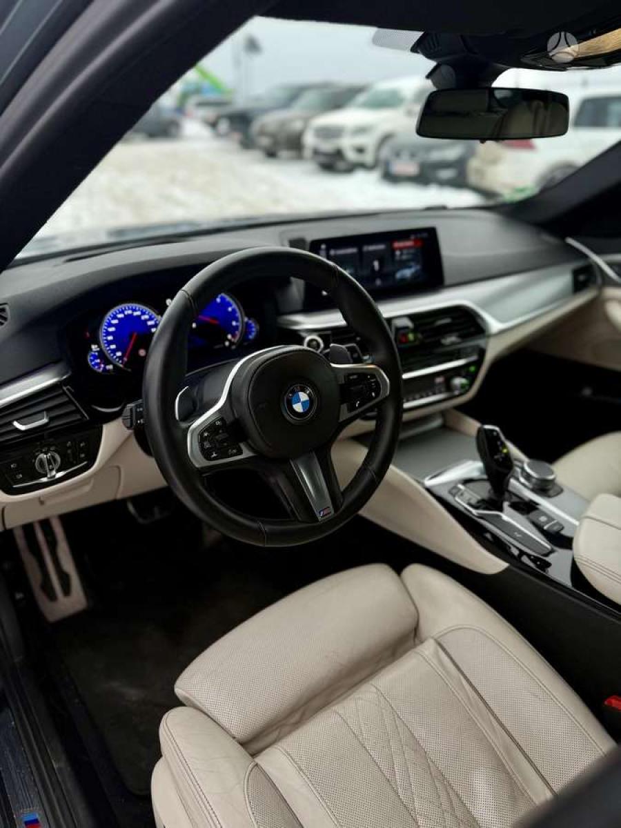 Grey BMW 540 2018 in Kaunas, with an engine capacity of 2.99 L and mileage of 302 thousand km for 22999 €, photo 16 on AUTOMOTO.COM.LV