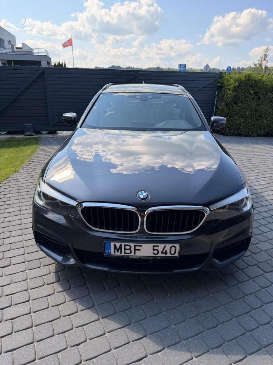 Grey BMW 540 2018 in Vilnius, with an engine capacity of 3.00 L and mileage of 206 thousand km for 22000 €, photo 3 on AUTOMOTO.COM.LV