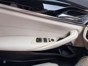 Grey BMW 540 2018 in Vilnius, with an engine capacity of 3.00 L and mileage of 206 thousand km for 22000 €, photo 11 on AUTOMOTO.COM.LV