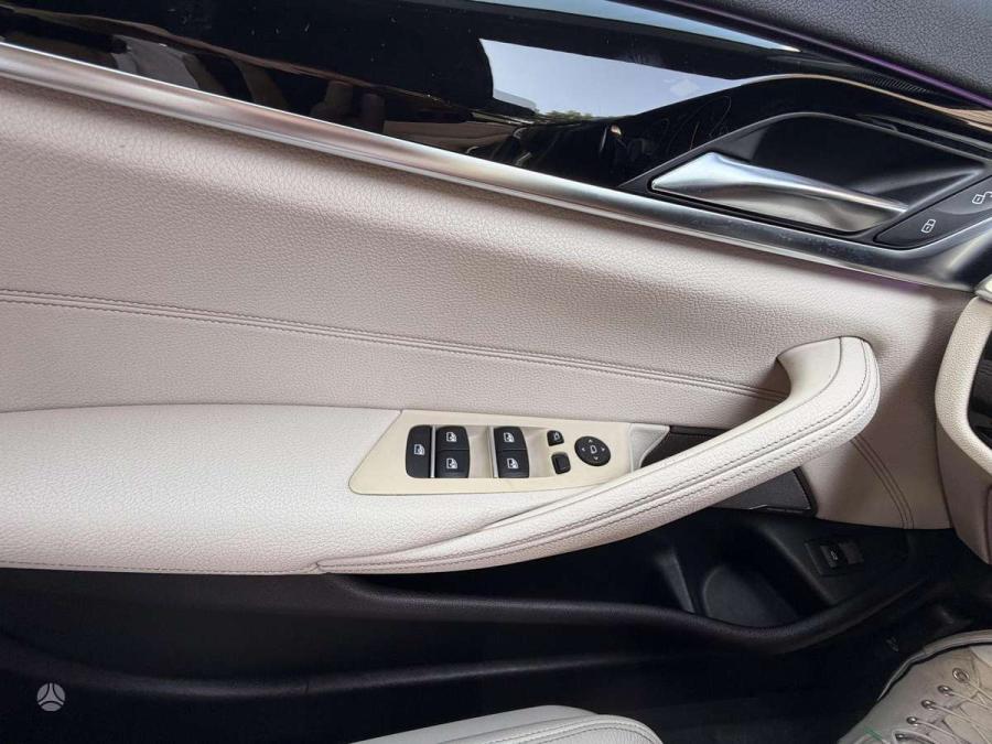 Grey BMW 540 2018 in Vilnius, with an engine capacity of 3.00 L and mileage of 206 thousand km for 22000 €, photo 11 on AUTOMOTO.COM.LV