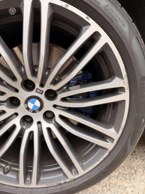 Grey BMW 540 2018 in Vilnius, with an engine capacity of 3.00 L and mileage of 206 thousand km for 22000 €, photo 13 on AUTOMOTO.COM.LV