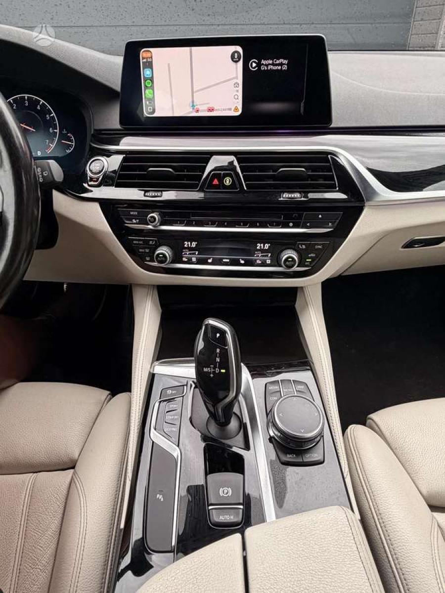 Grey BMW 540 2018 in Vilnius, with an engine capacity of 3.00 L and mileage of 206 thousand km for 22000 €, photo 14 on AUTOMOTO.COM.LV
