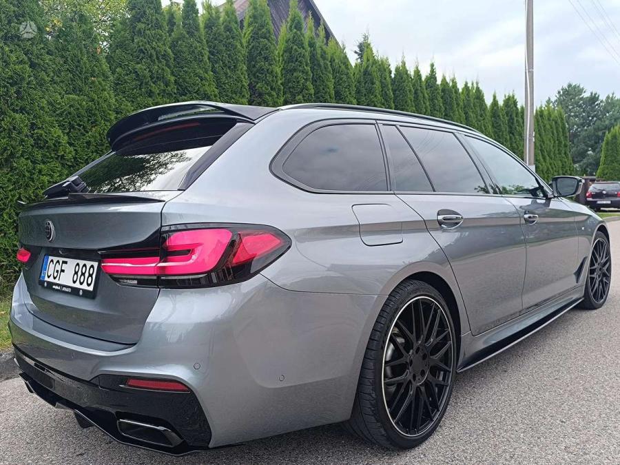 Grey BMW 540 2018 in Vilnius, with an engine capacity of 2.99 L and mileage of 63 thousand km for 23900 €, photo 4 on AUTOMOTO.COM.LV