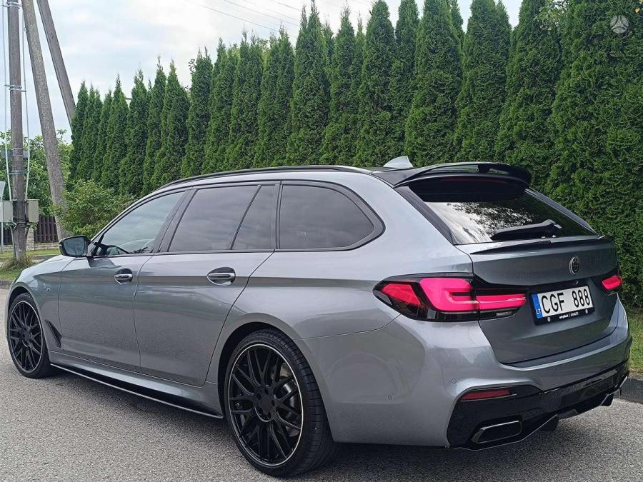 Grey BMW 540 2018 in Vilnius, with an engine capacity of 2.99 L and mileage of 63 thousand km for 23900 €, photo 5 on AUTOMOTO.COM.LV