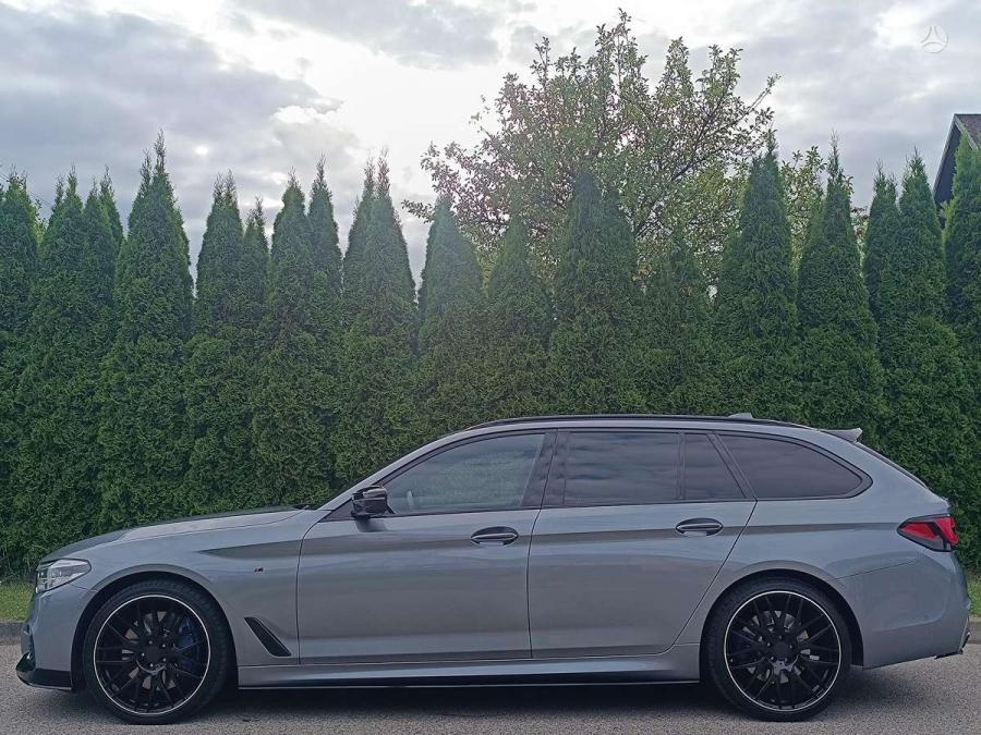 Grey BMW 540 2018 in Vilnius, with an engine capacity of 2.99 L and mileage of 63 thousand km for 23900 €, photo 6 on AUTOMOTO.COM.LV