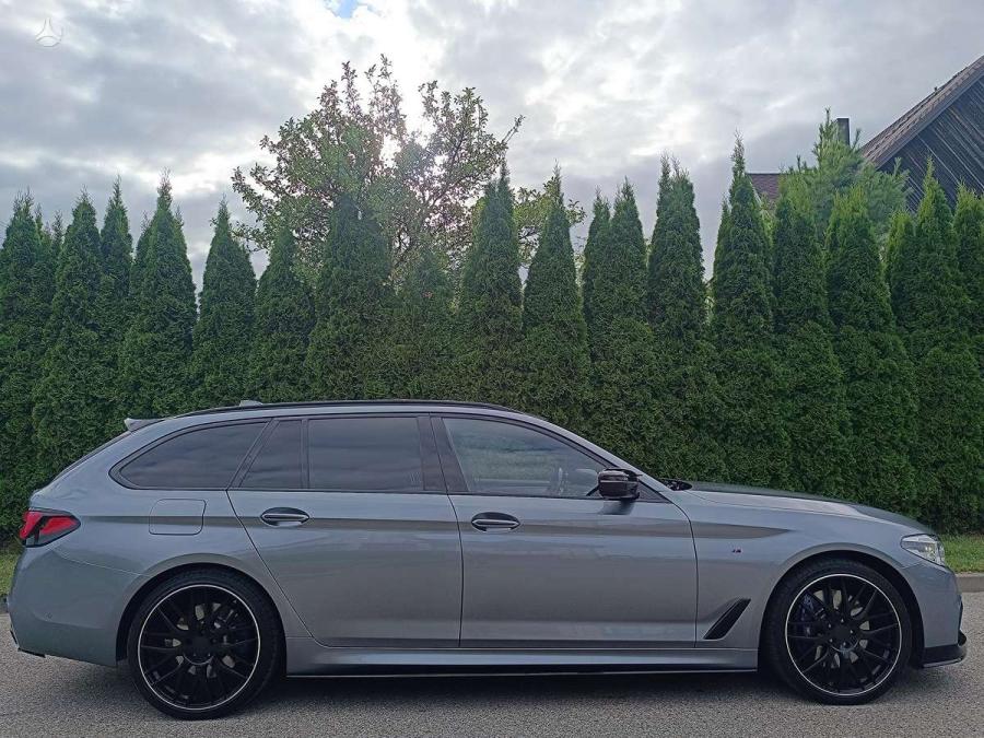Grey BMW 540 2018 in Vilnius, with an engine capacity of 2.99 L and mileage of 63 thousand km for 23900 €, photo 7 on AUTOMOTO.COM.LV
