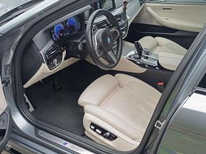 Grey BMW 540 2018 in Vilnius, with an engine capacity of 2.99 L and mileage of 63 thousand km for 23900 €, photo 23 on AUTOMOTO.COM.LV