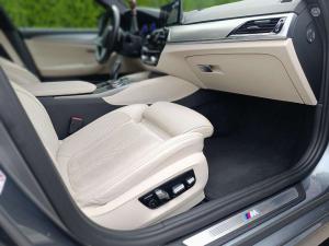 Grey BMW 540 2018 in Vilnius, with an engine capacity of 2.99 L and mileage of 63 thousand km for 23900 €, photo 24 on AUTOMOTO.COM.LV